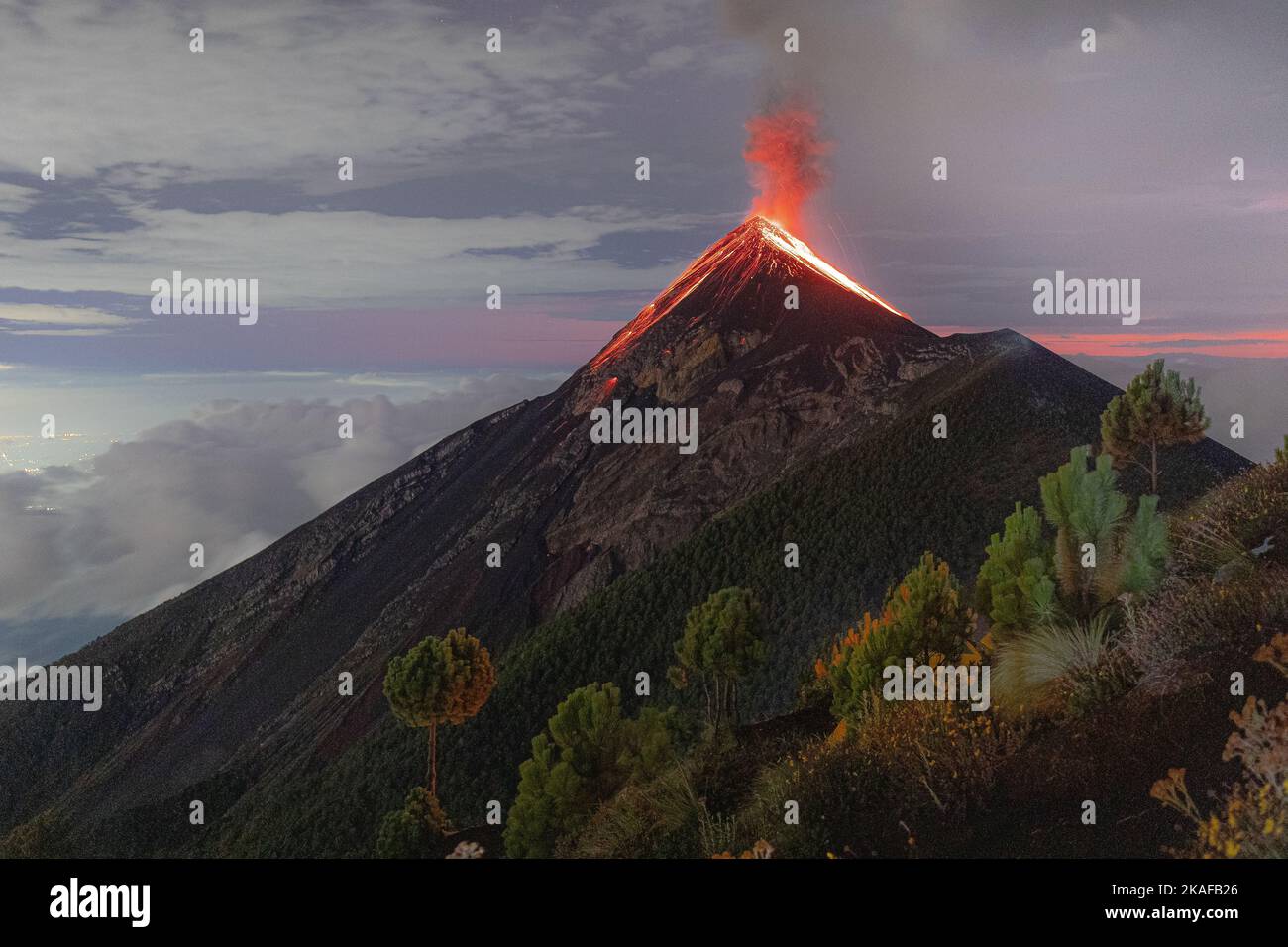 Volcandefuego hi-res stock photography and images - Alamy