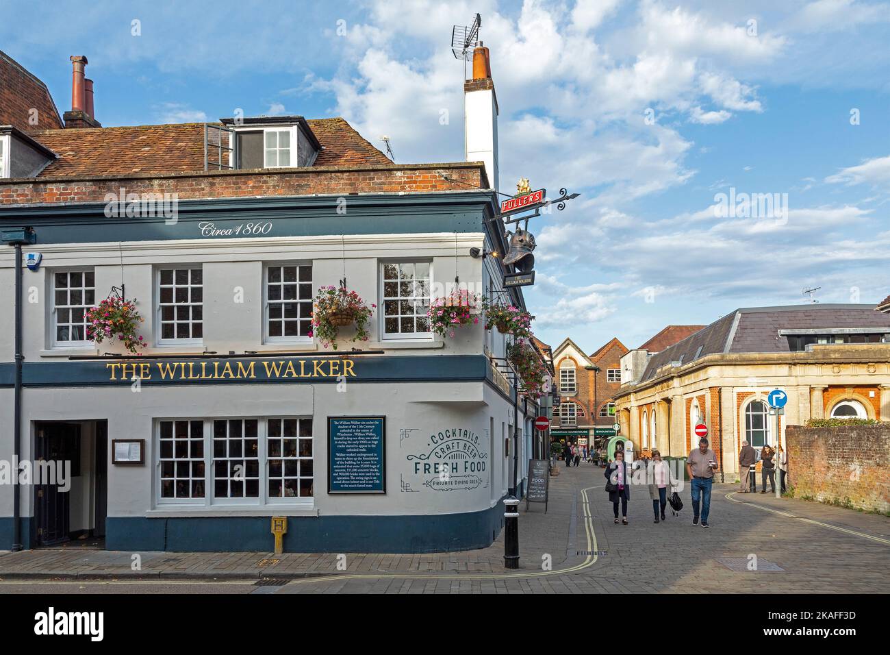 Pub winchester england hi-res stock photography and images - Alamy