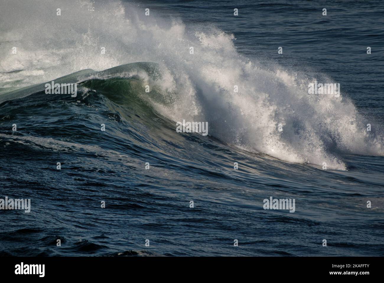 Heavy sea waves hi-res stock photography and images - Alamy