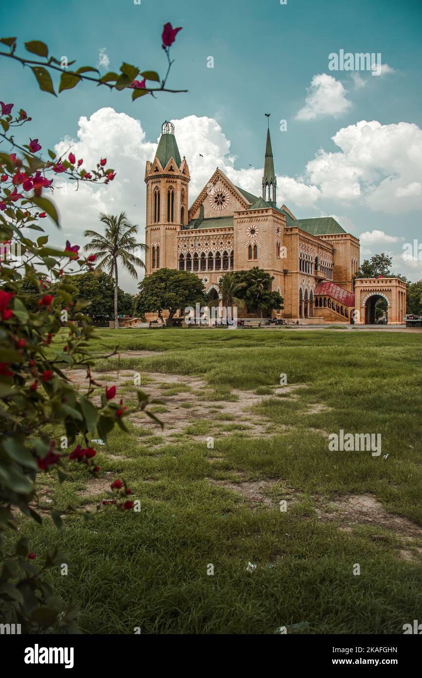 A beautiful view of faisal masjid. unique picture of shah faisal mosque ...