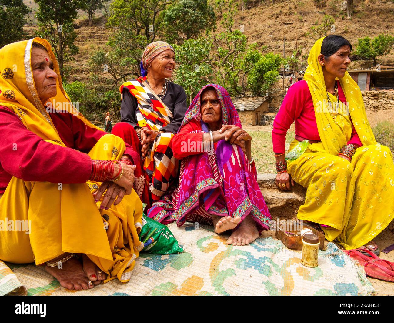 Rural people living a traditional life on Dalkania, Kumaon Hills ...