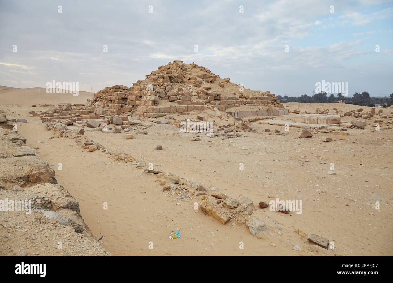 The First-Ever Egyptian Obelisk at Abu Gorab Stock Photo - Alamy