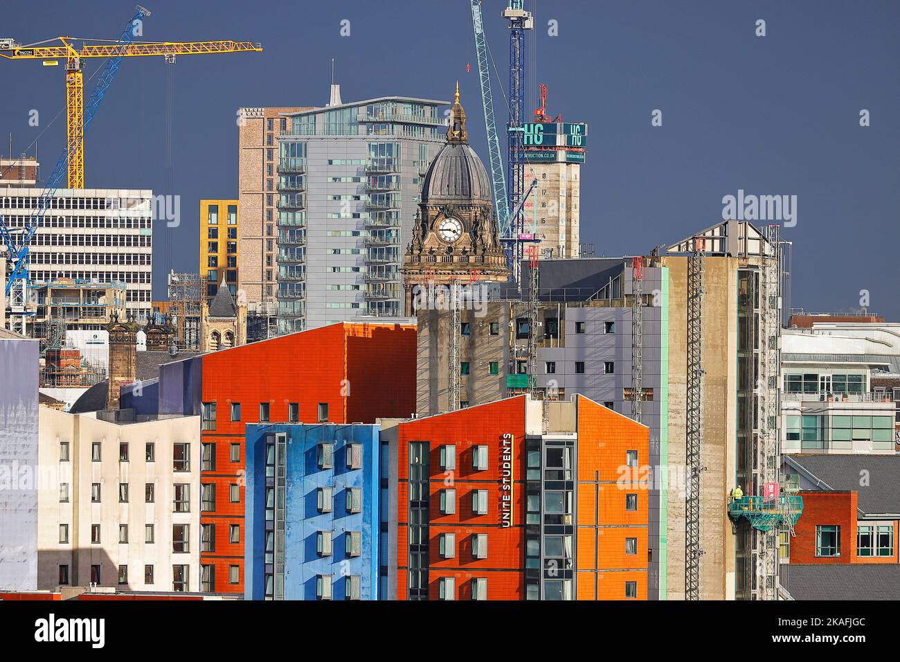 Leeds tall buildings under construction hi-res stock photography and ...