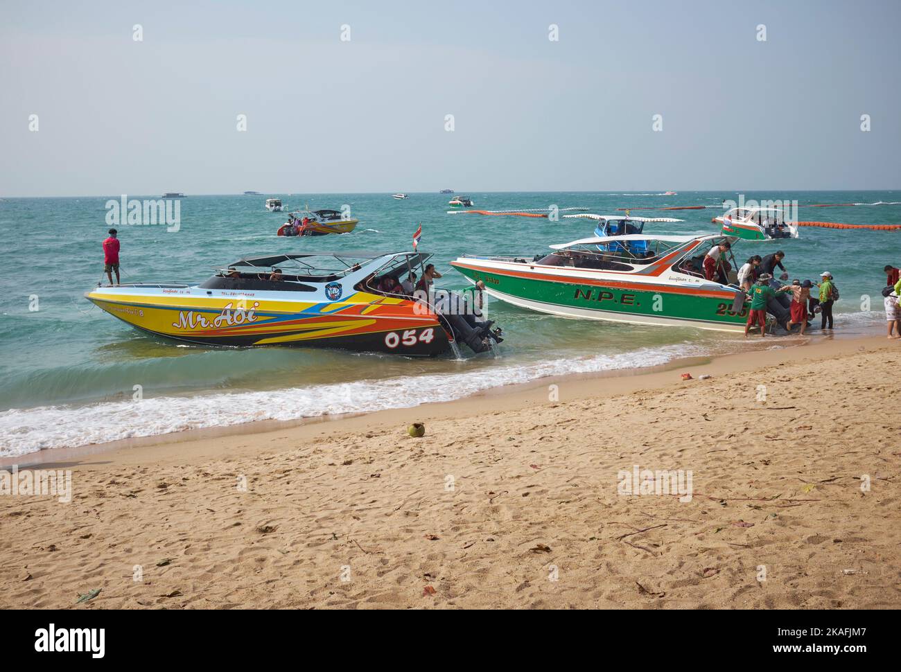 Pattaya boats hi-res stock photography and images - Alamy