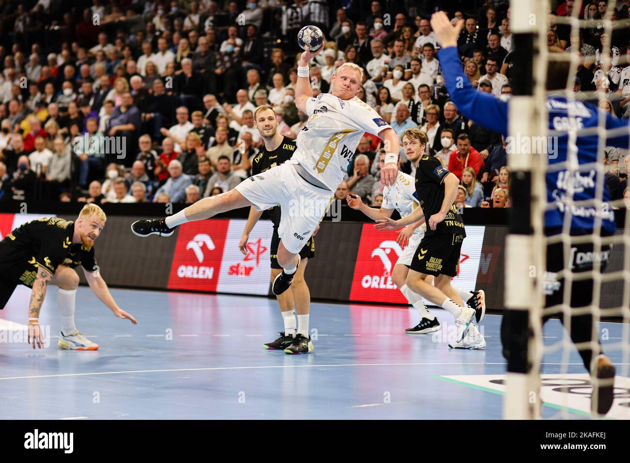 Kiel, Germany. 02nd Nov, 2022. Handball, Champions League, THW Kiel ...