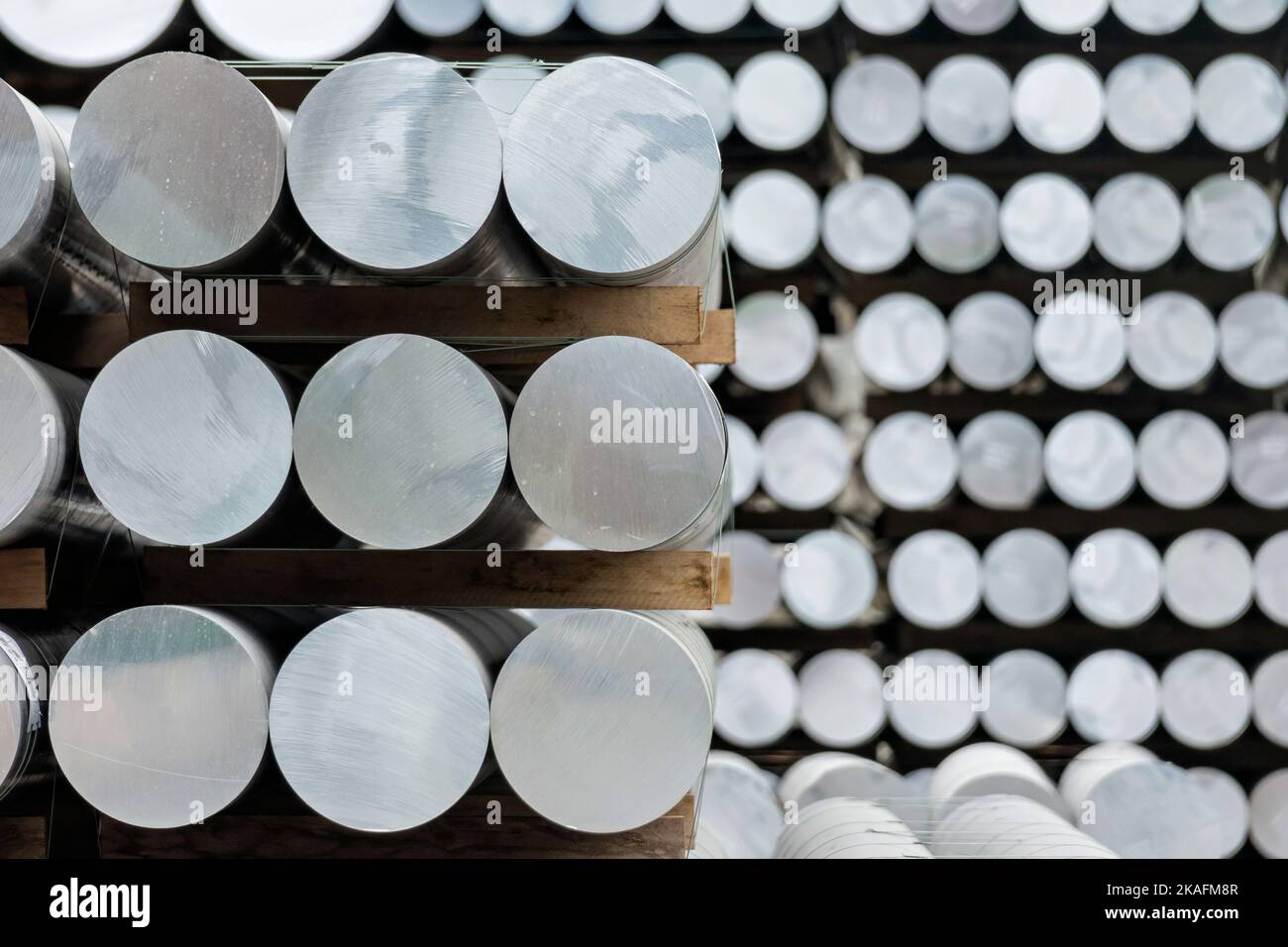 Aluminium table hi-res stock photography and images - Alamy