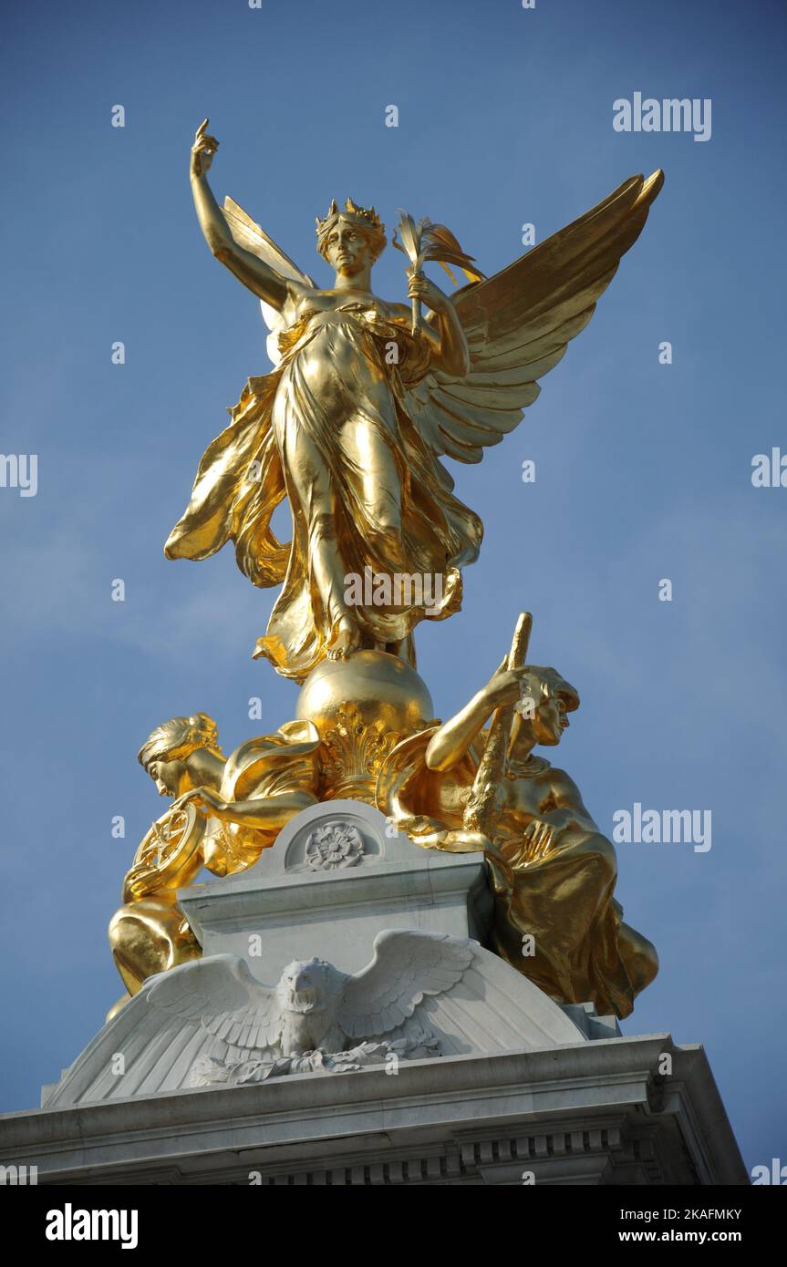 London gold centre hi-res stock photography and images - Alamy