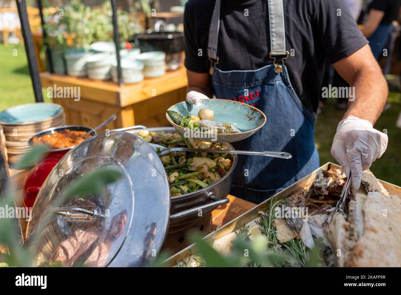 Serving outside hi-res stock photography and images - Alamy