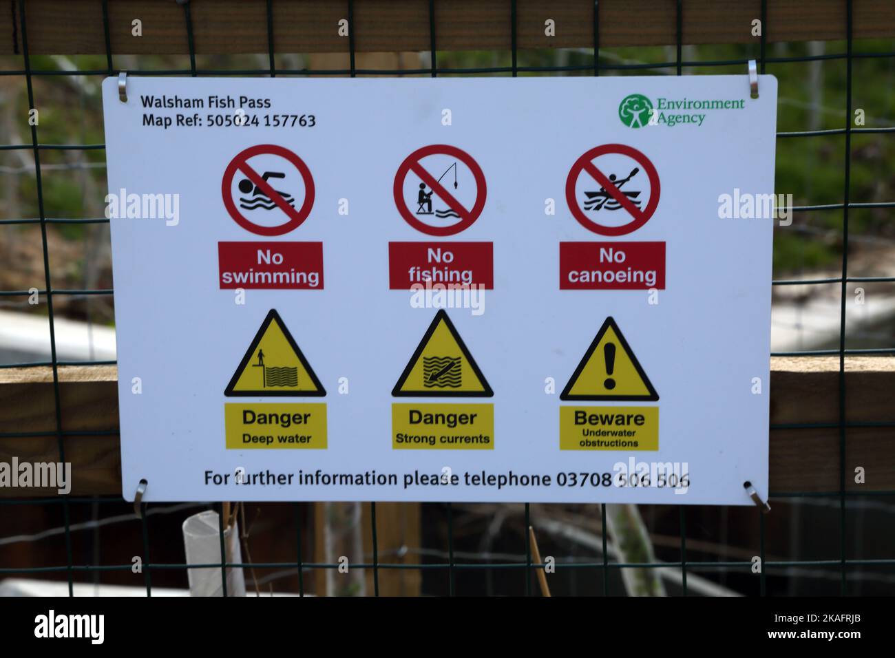 walsham weir lock river wey navigation Environment Agency Sign on Fish ...