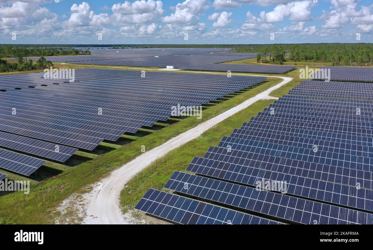 Aerial view of the 870 acre, 75-megawatt solar farm at Babcock Ranch ...