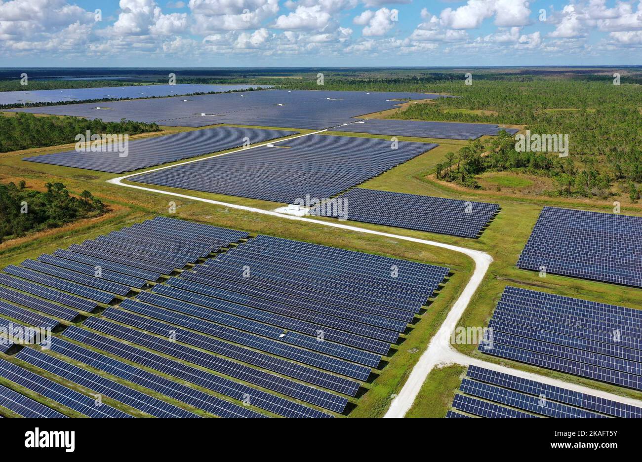 Aerial images of solar farm hi-res stock photography and images - Alamy