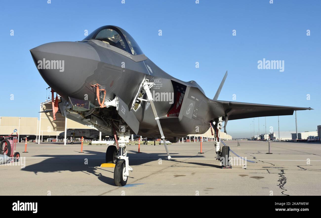 A U.S. Air Force F-35 Joint Strike Fighter (Lightning II) jet at Davis ...