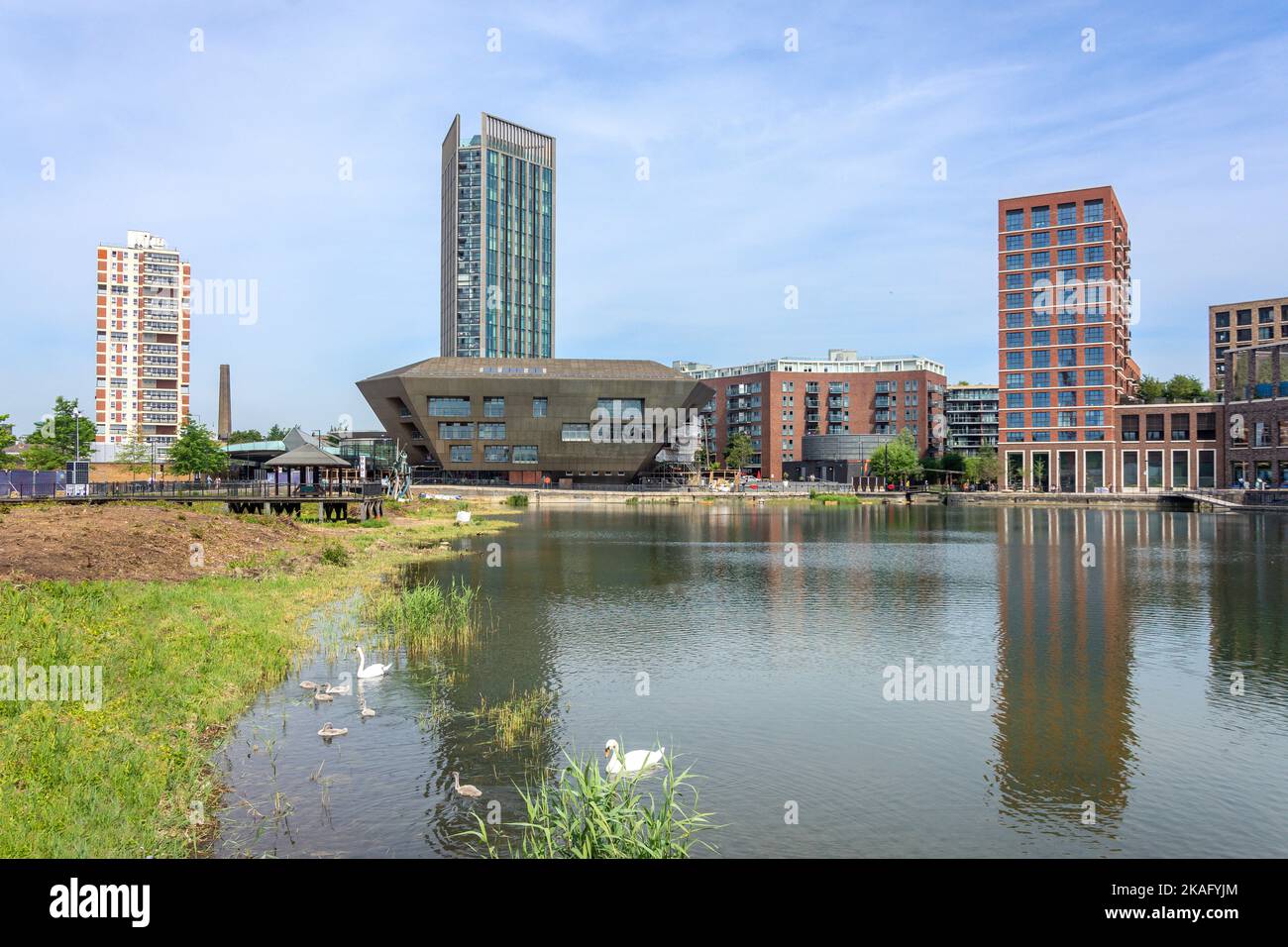 Canada Water Lake and Library, Surrey Quays Road, Rotherhithe, The ...