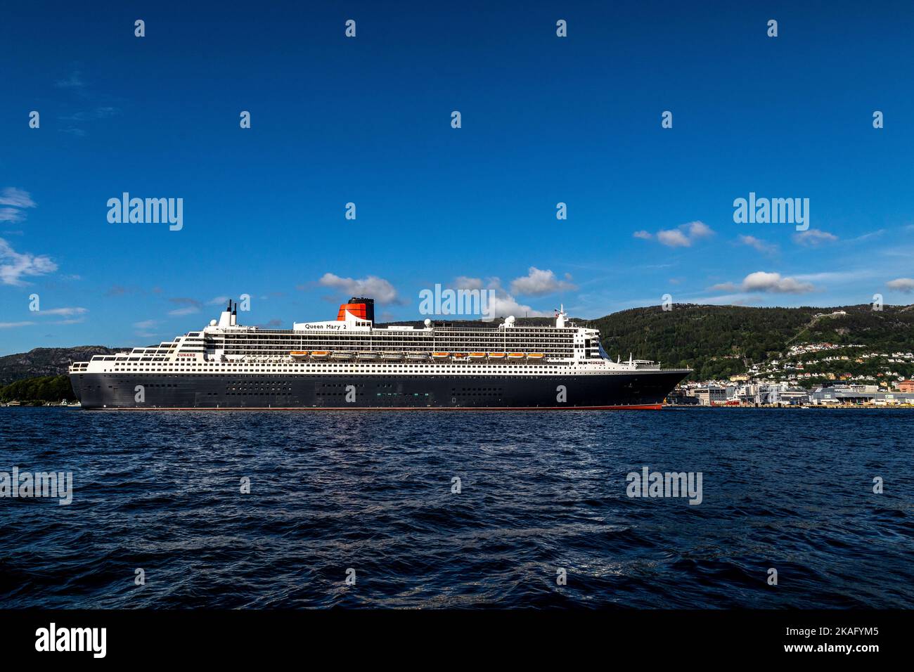 Cruise ship Queen Mary 2 at Byfjorden, departing from ...