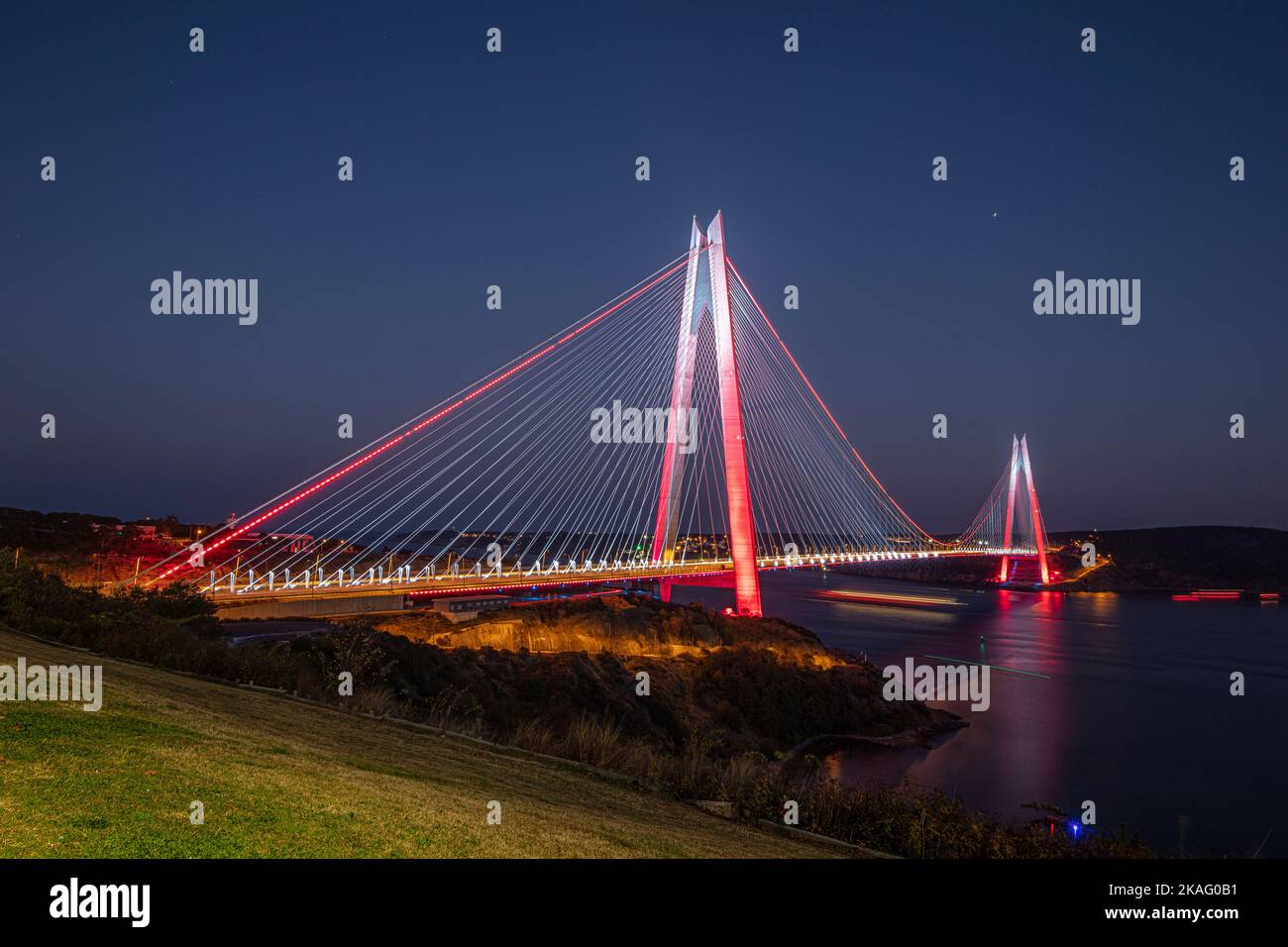 Yavuz Sultan Selim Bridge night exposure, İstanbul, Turkey. Yavuz ...