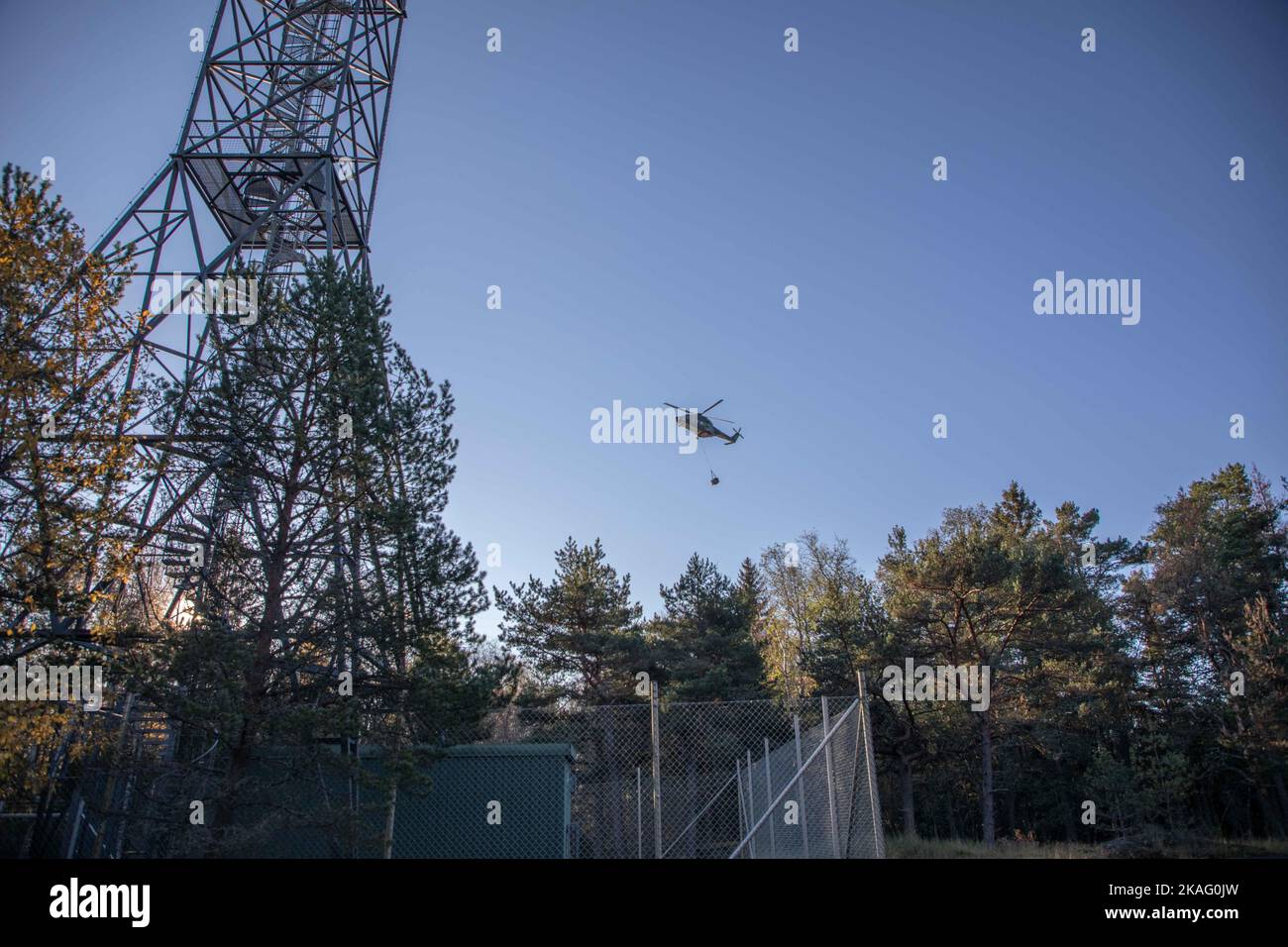 Finnish Soldiers with Helicopter Battalion, Utti Jaeger Regiment ...