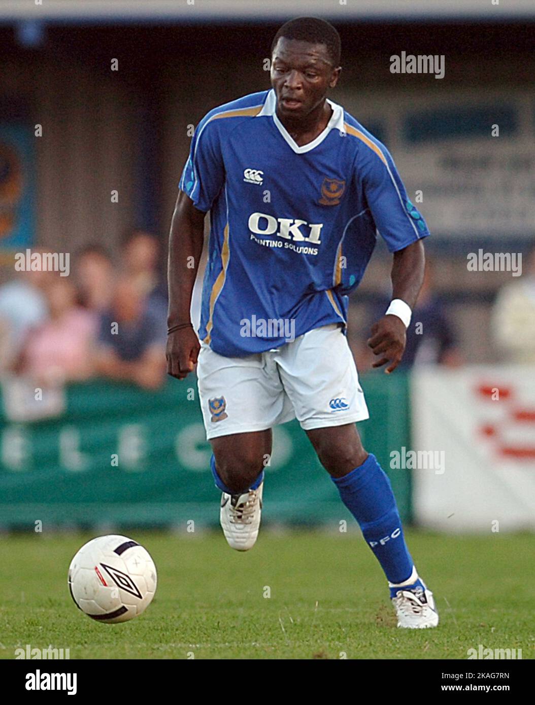 PORTSMOUTH FC. SULLEY MUNTARI JULY 2007 PIC MIKE WALKER, 2007 Stock ...
