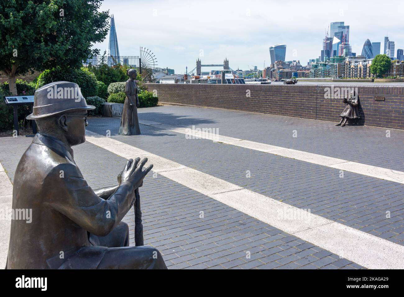 Dr Salter's Daydream bronze figures on Thames Path wall, Rotherhithe ...