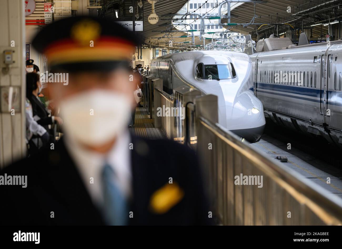 Tokio, Japan. 03rd Nov, 2022. The Shinkansen express train (Nozomi 297 ...