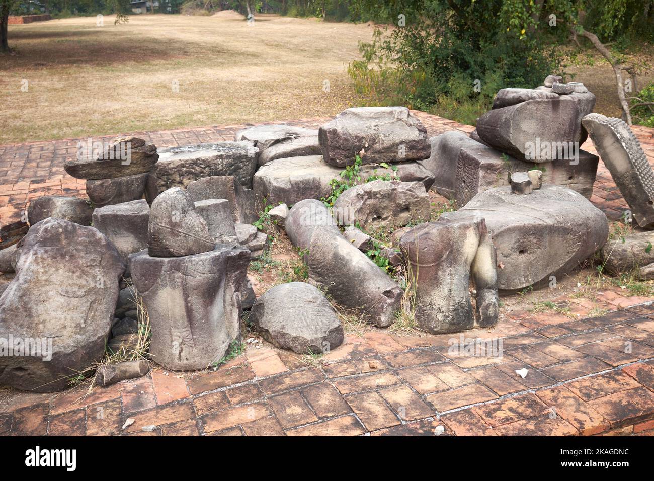 Temple Ruins in the Ayutthaya Historical Park Ayutthaya Thailand Stock ...