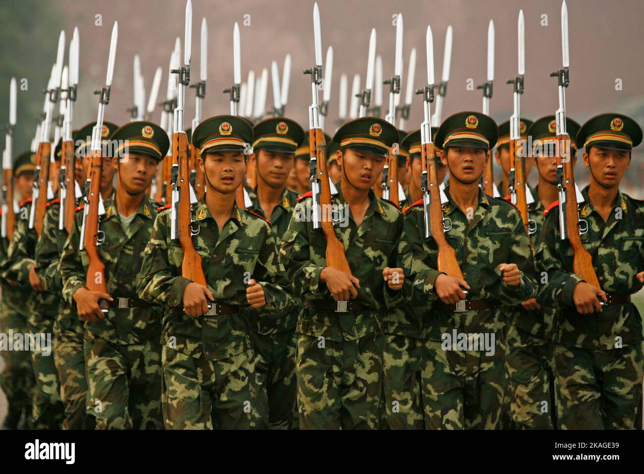 Chinese soldiers drill outside the East Gate of the Forbidden City in ...