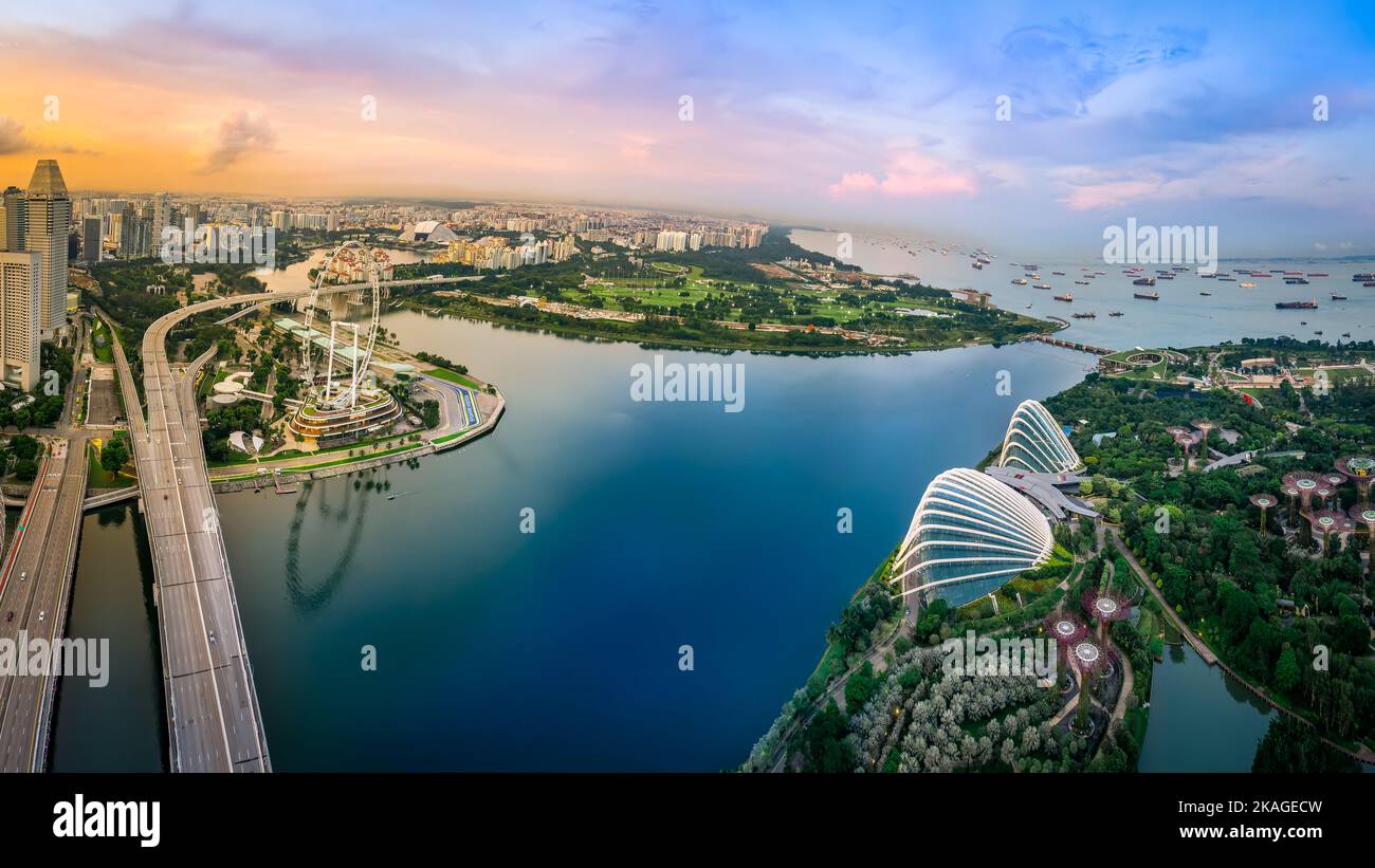 Beautiful sunset at Marina Bay Sands SkyPark Observation Deck Stock ...