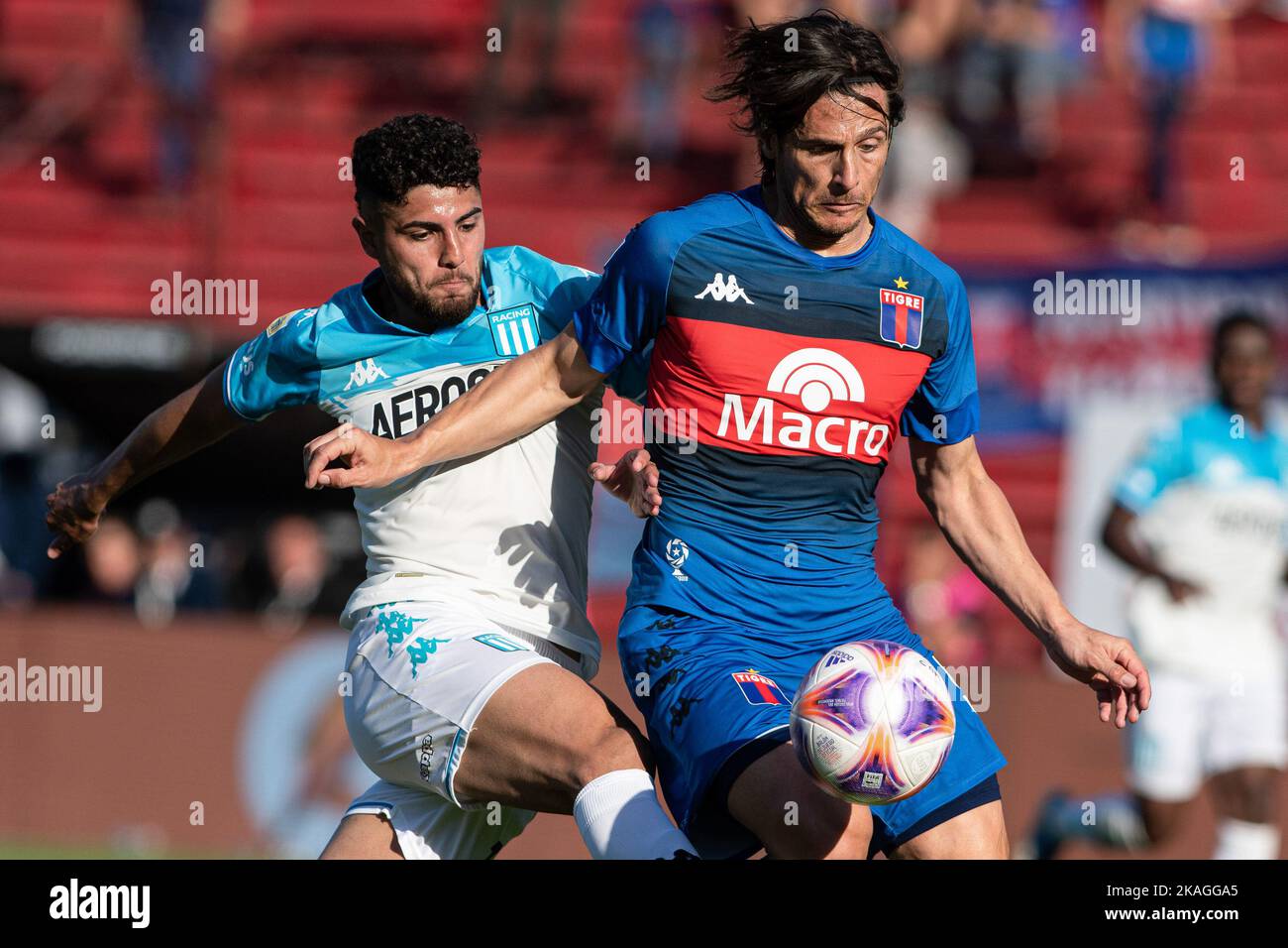 Maximiliano Romero (L) of Racing Club and Sebastian Prediger (R) of ...