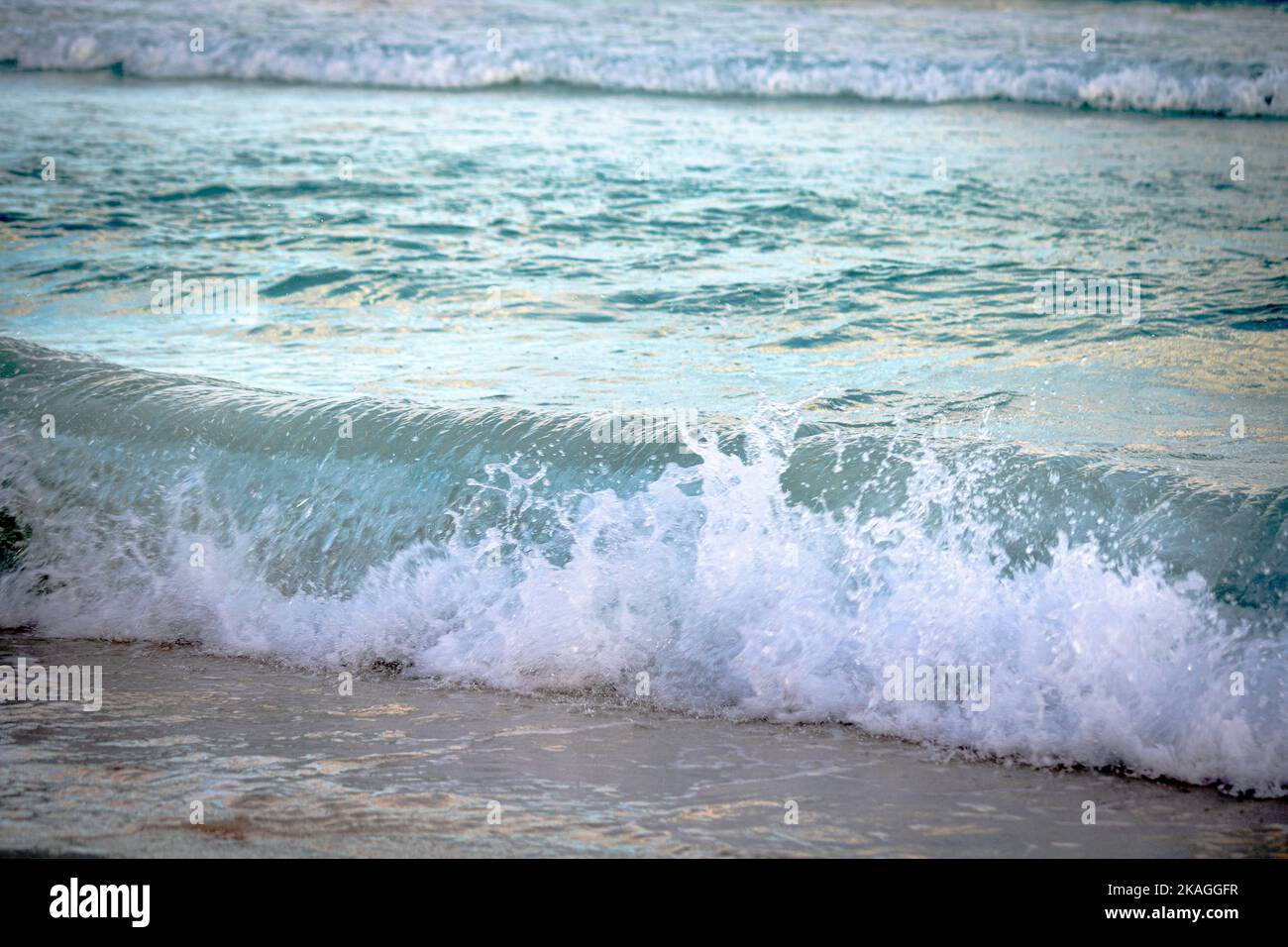 These waves from Cancun invite the viewer to take a deep breath and ...