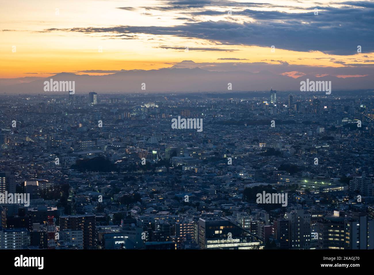 Tokyo, Japan. 2nd Nov, 2022. The sun sets over Mt. Fuji (å¯Œå£«å±±), an ...