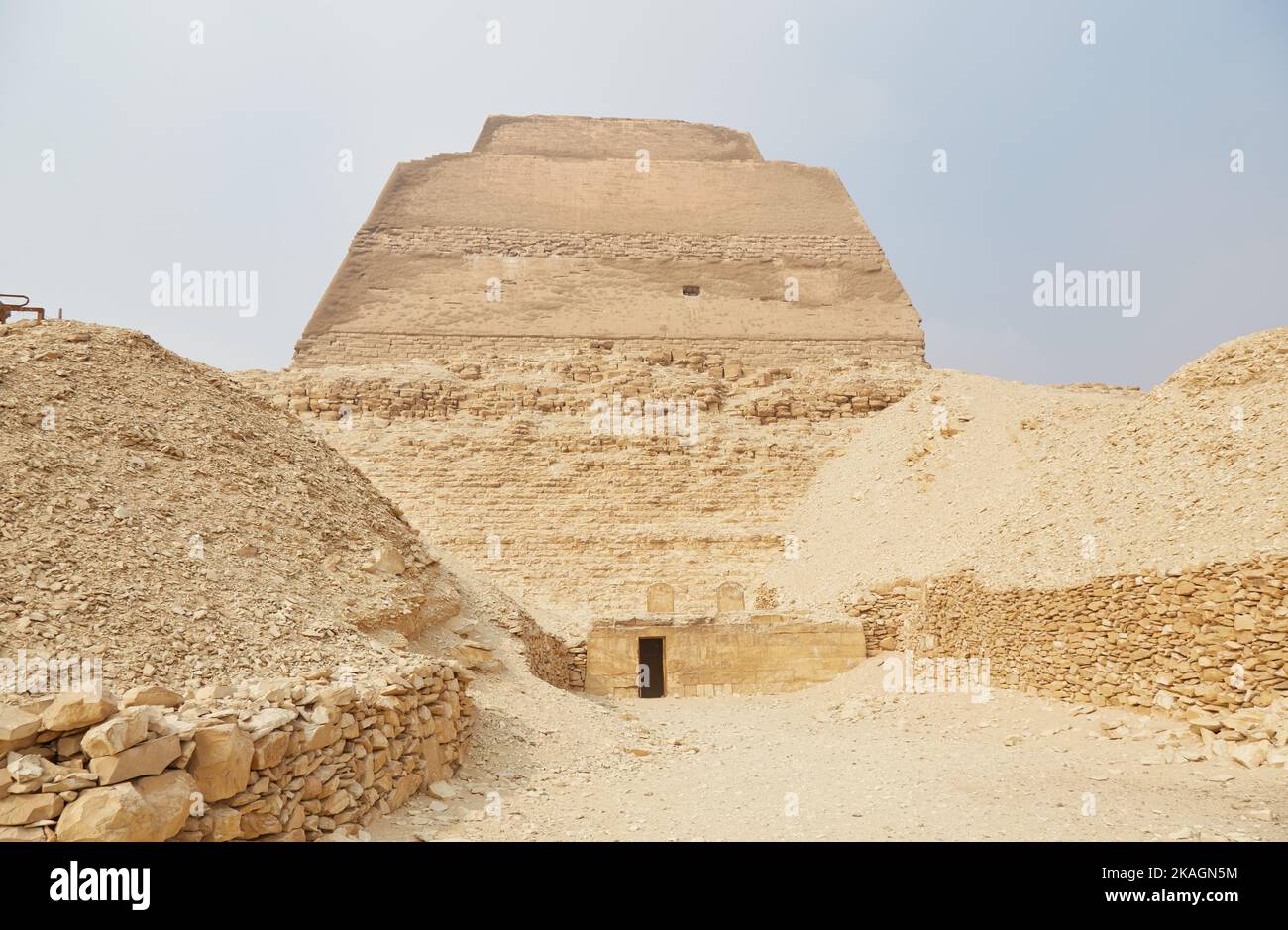 The Lost 4th Dynasty Pyramid of Meidum Stock Photo - Alamy