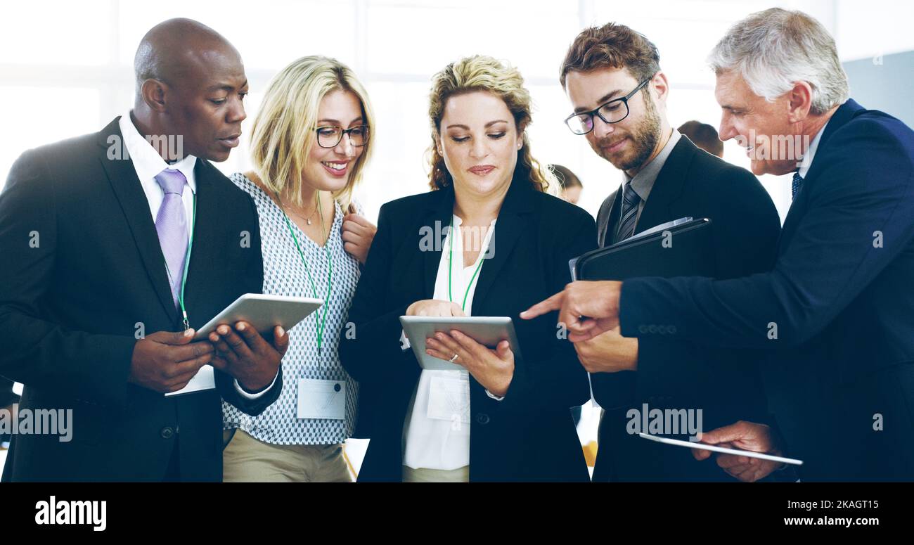 Workforce information sharing hi-res stock photography and images - Alamy