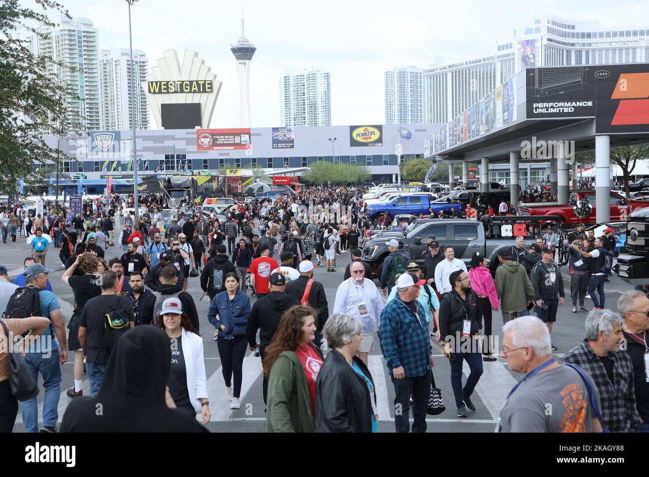 Sema show 2022 wed hi-res stock photography and images - Alamy