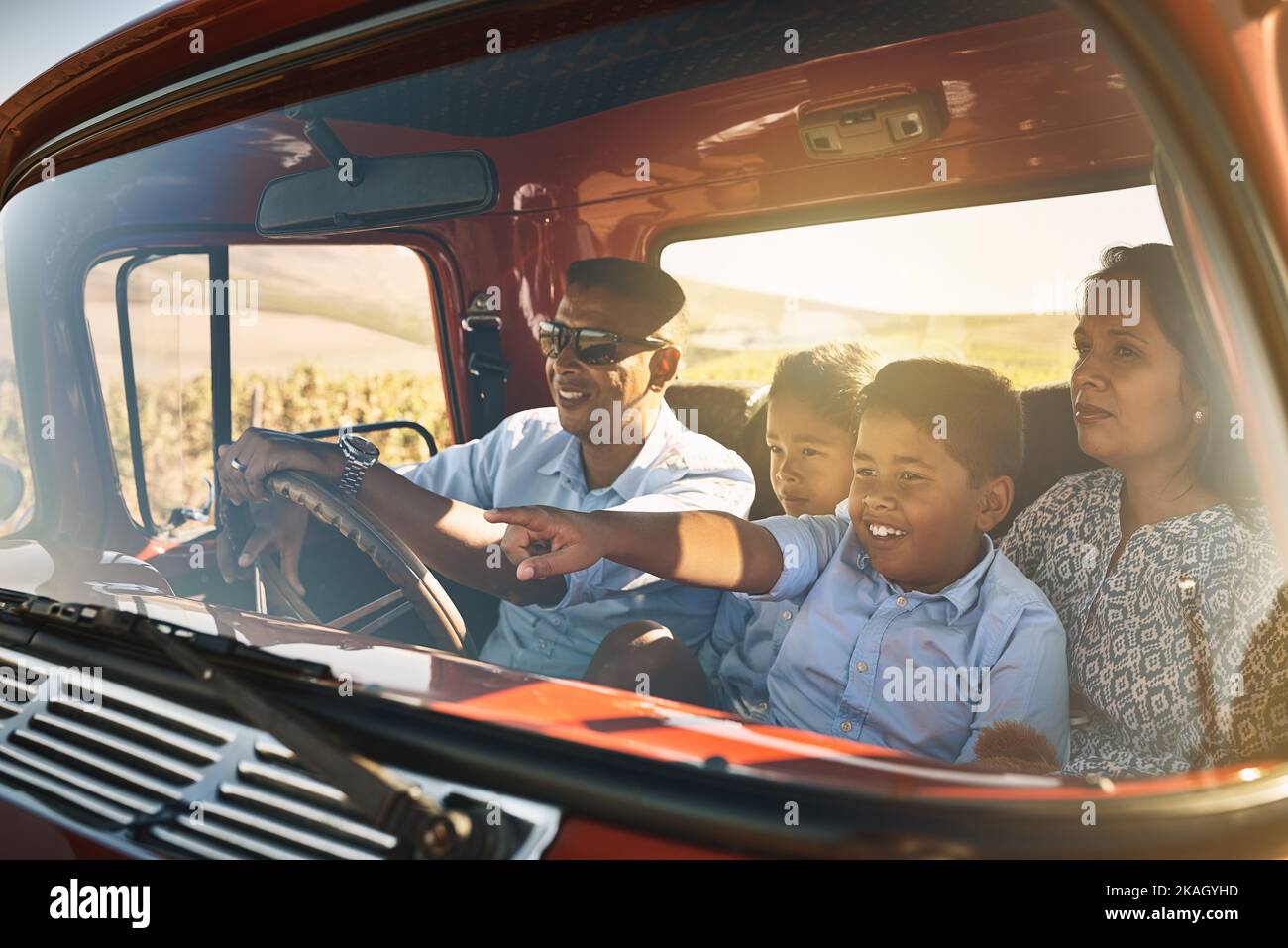 Kids getting on car hi-res stock photography and images - Alamy