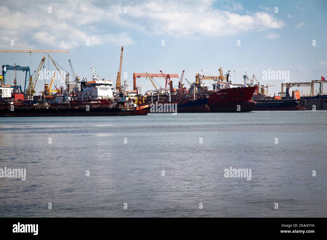 Turkey Istanbul Tuzla shipyard overview, shipbuilding and industry ...