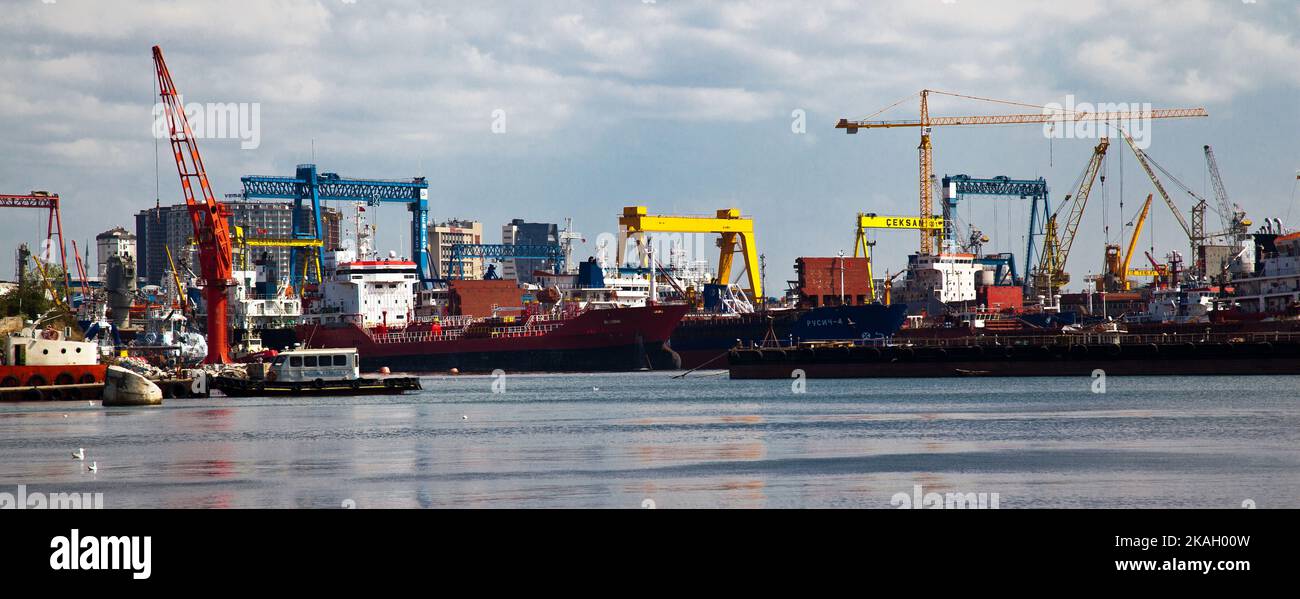 Turkey Istanbul Tuzla shipyard overview, shipbuilding and industry ...