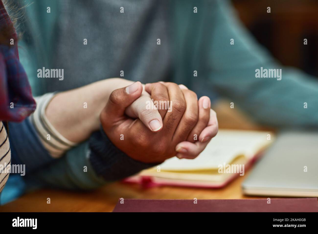 Student study far shot hi-res stock photography and images - Alamy