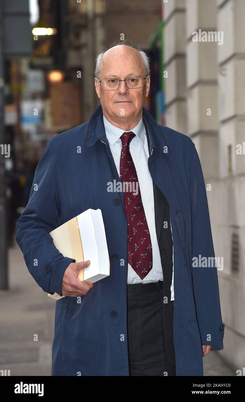 Emergency services manchester arena hi-res stock photography and images ...