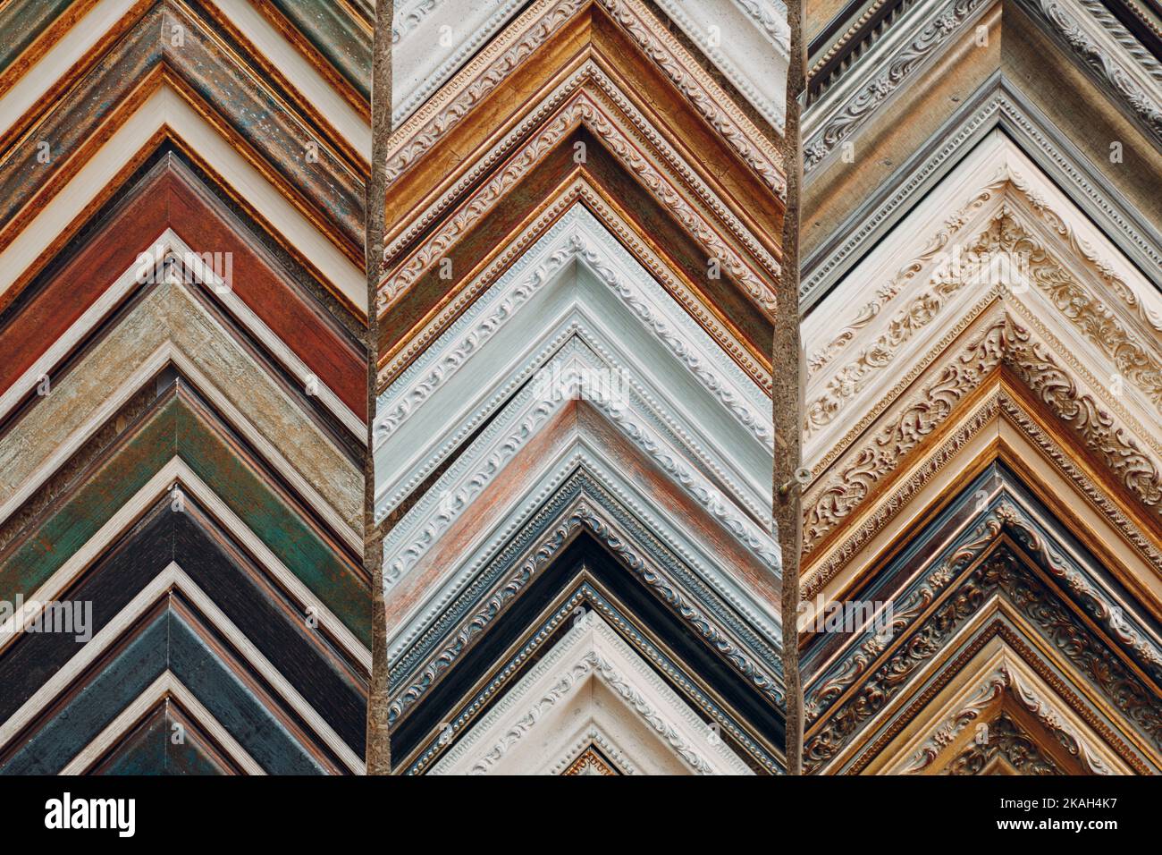 Framing Workshop. Many different samples baguette handmade picture ...