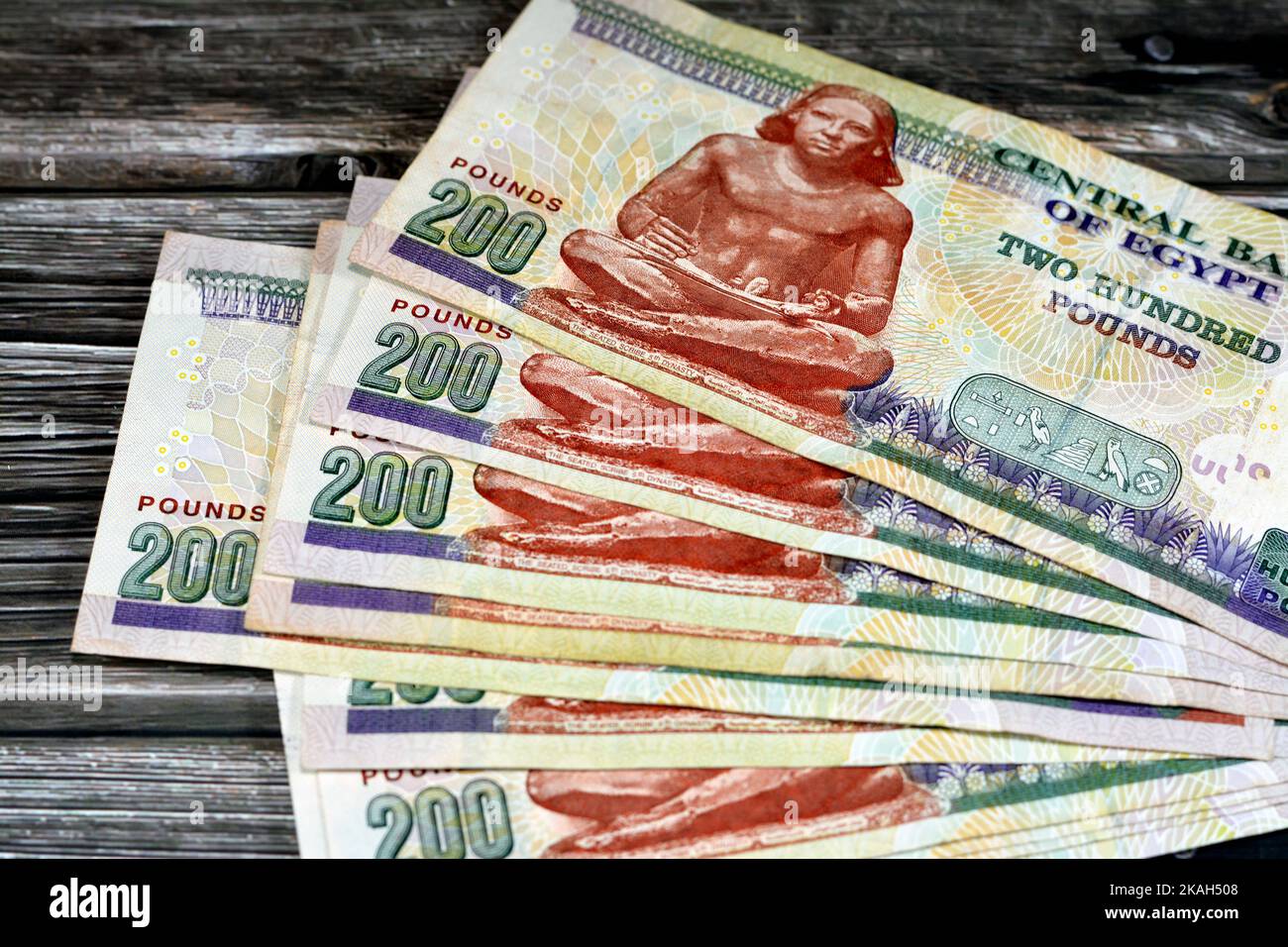 200 Pounds Money England