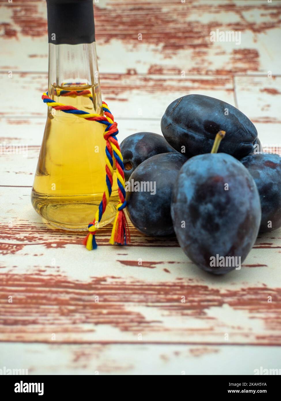 Plum brandy romania hi-res stock photography and images - Alamy
