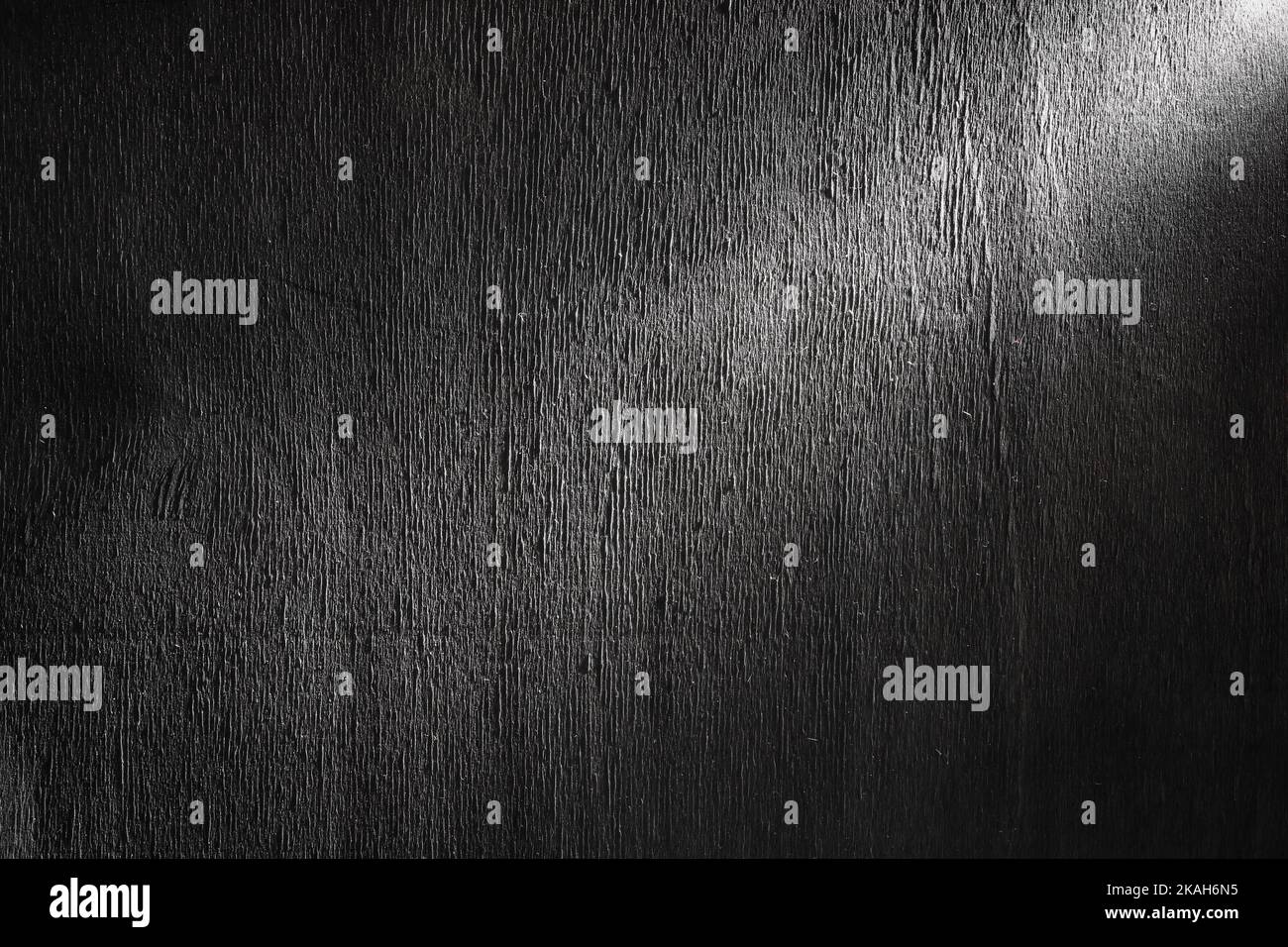 Black rough plywood texture with beam lighting Stock Photo - Alamy