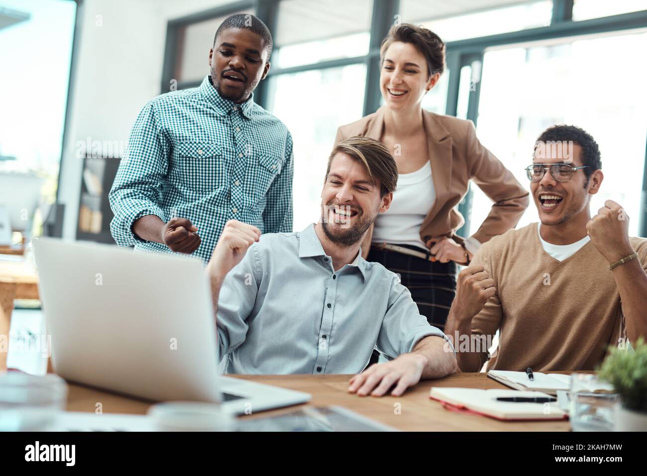 Man cheering group hi-res stock photography and images - Alamy