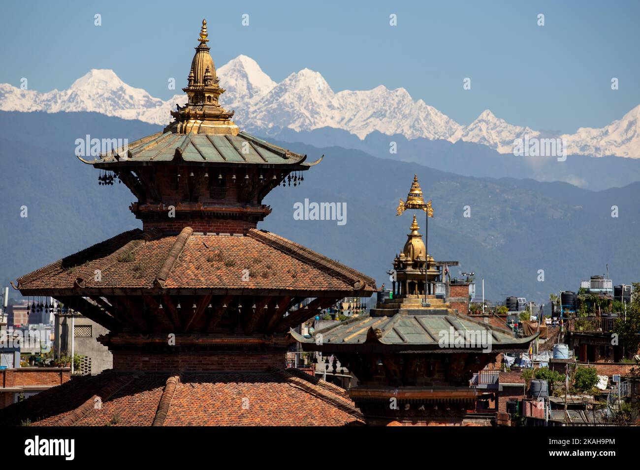 Beautiful village Bhujung and Ghale Gau Stock Photo - Alamy