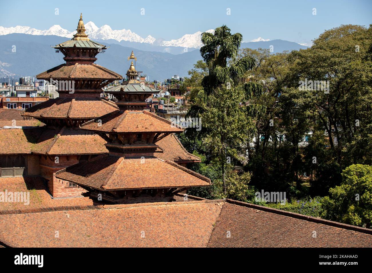 Beautiful village Bhujung and Ghale Gau Stock Photo - Alamy