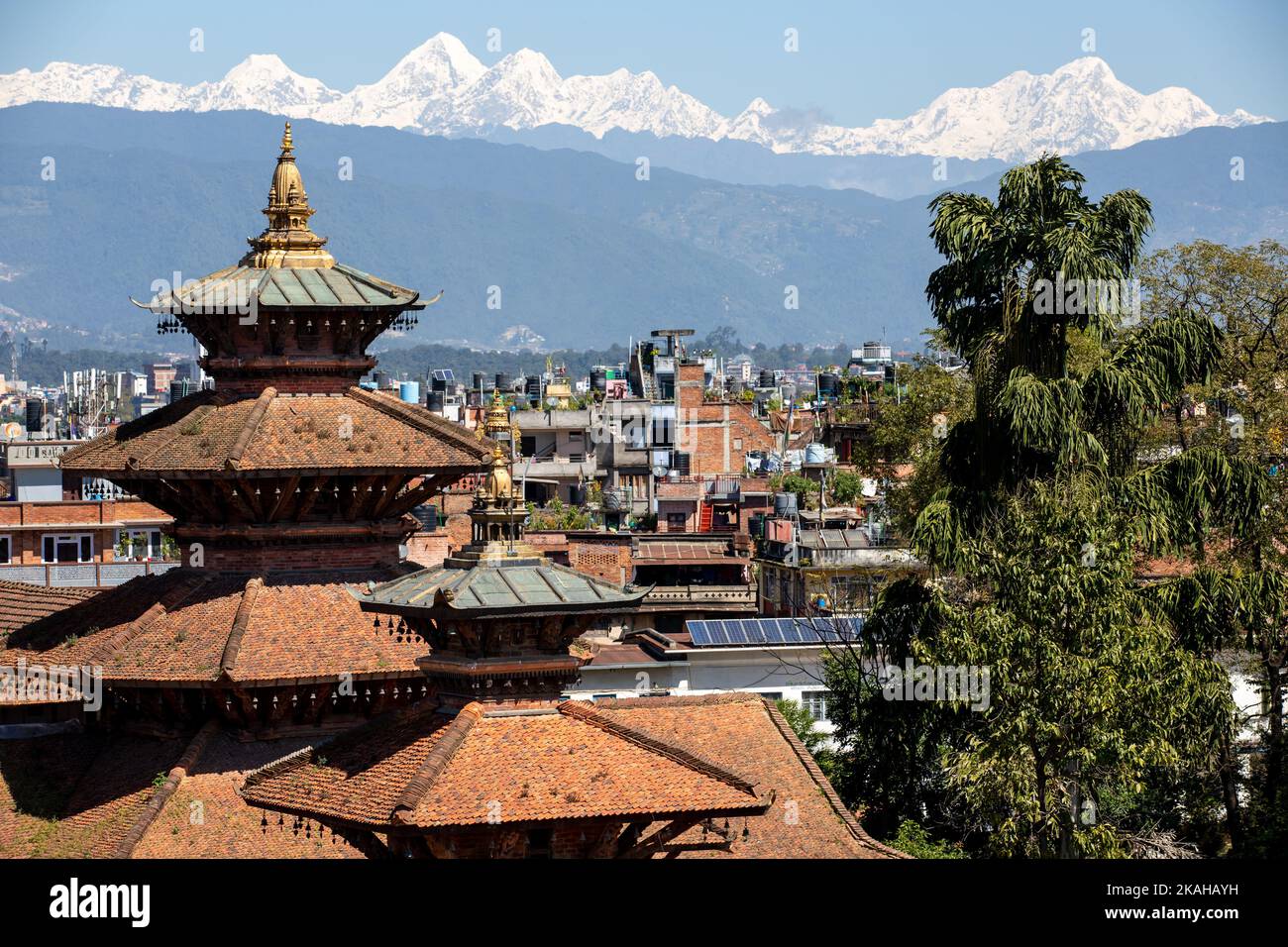 Beautiful village Bhujung and Ghale Gau Stock Photo - Alamy