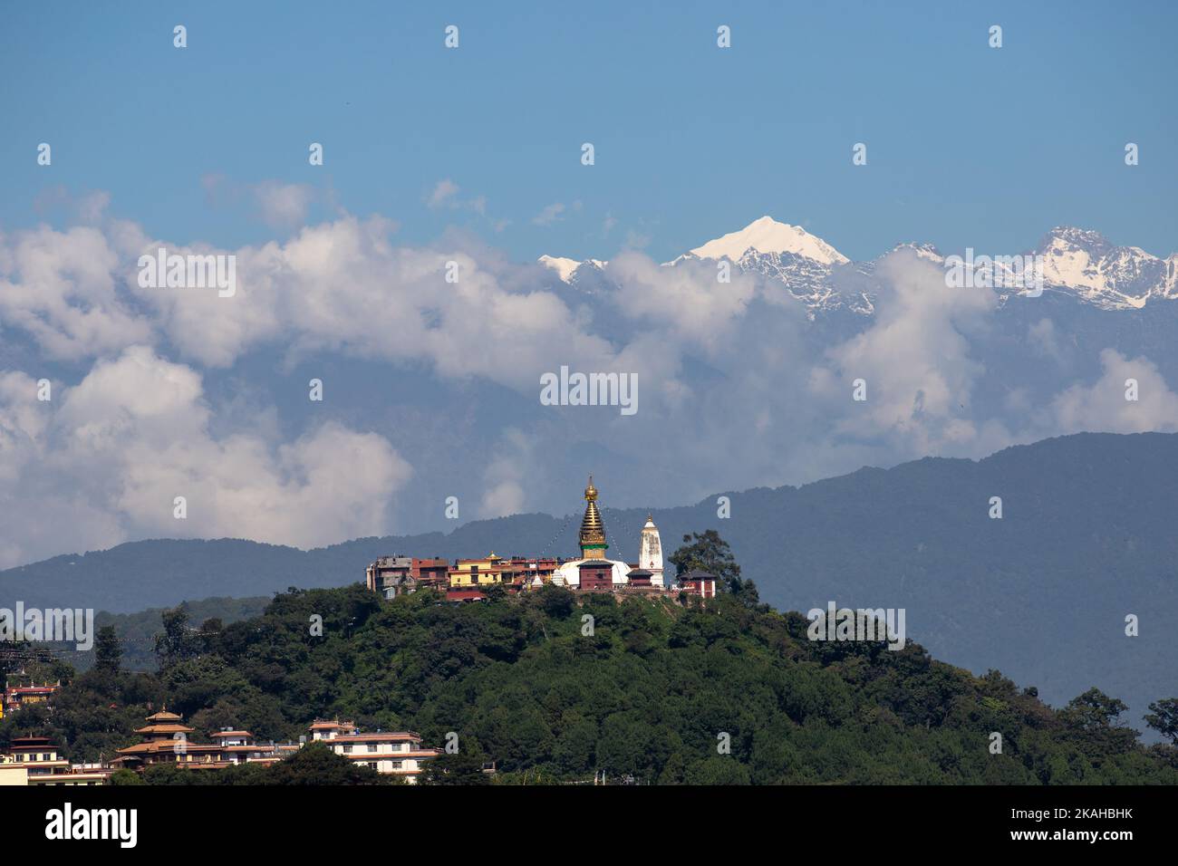 Beautiful village Bhujung and Ghale Gau Stock Photo - Alamy