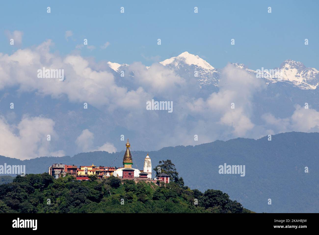 Beautiful village Bhujung and Ghale Gau Stock Photo - Alamy