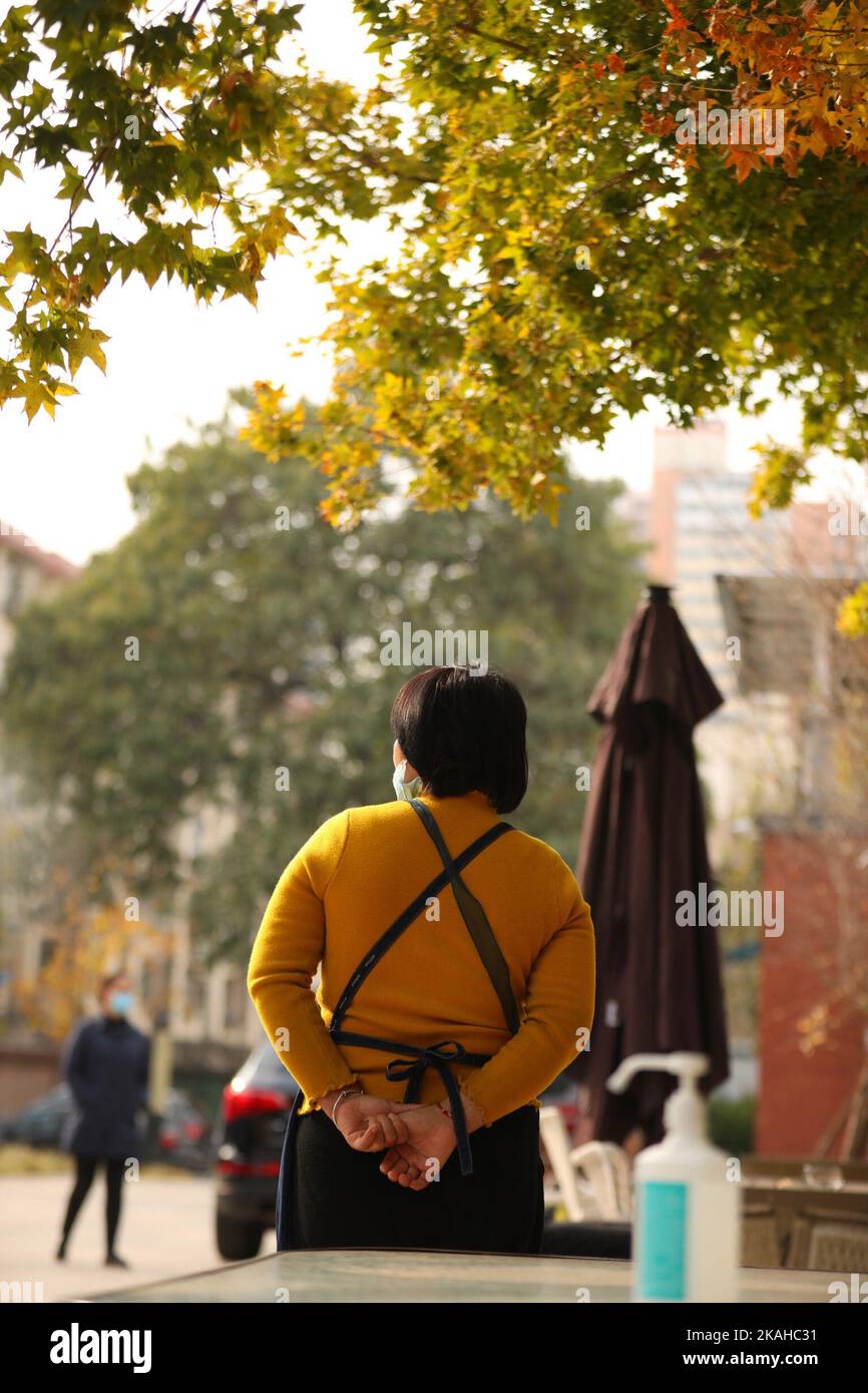 People are enjoying autumn views in Tianning No.1 Culture Science ...