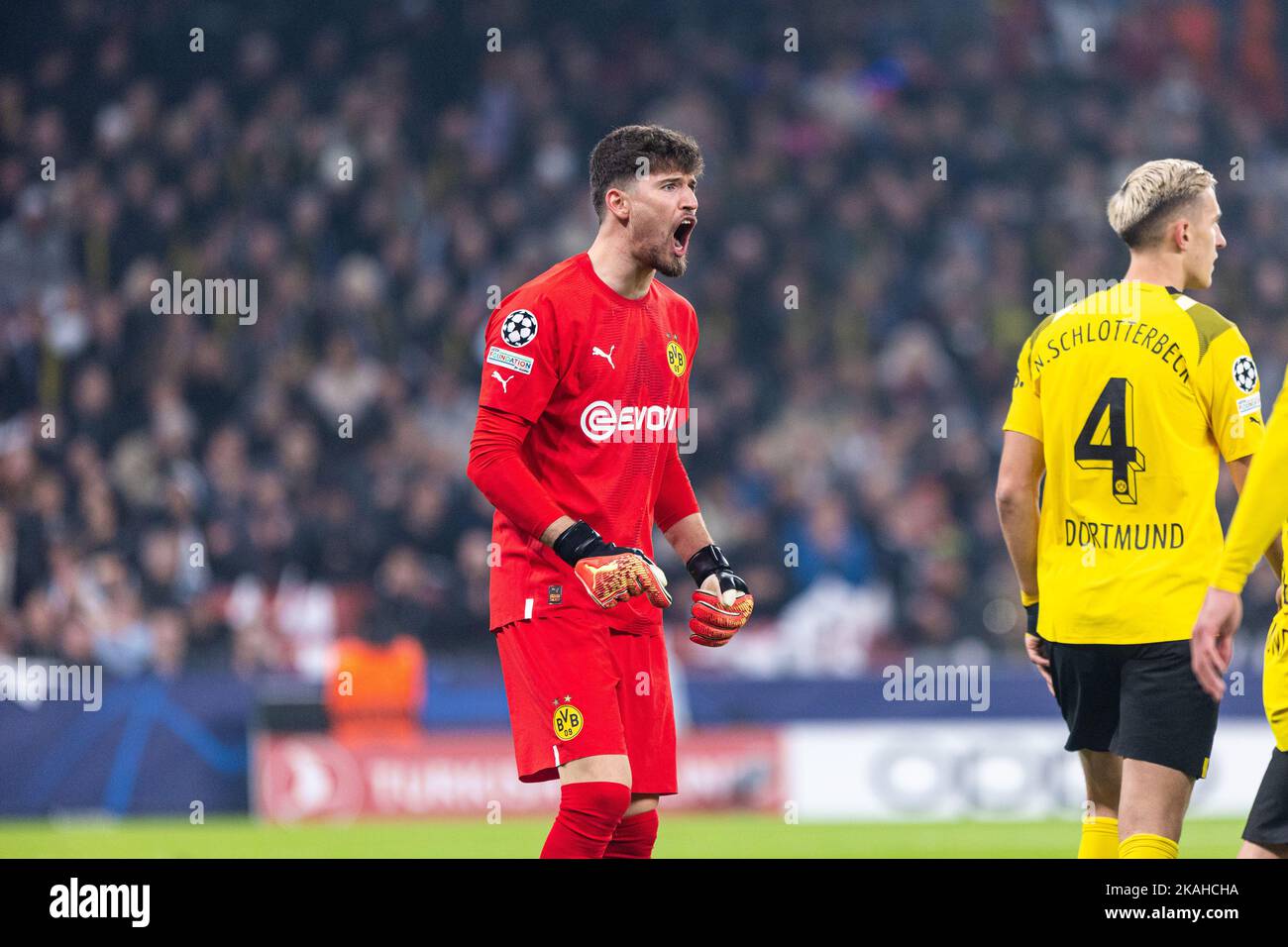 Copenhagen, Denmark. 02nd Nov, 2022. Goalkeeper Gregor Kobel (1) of ...