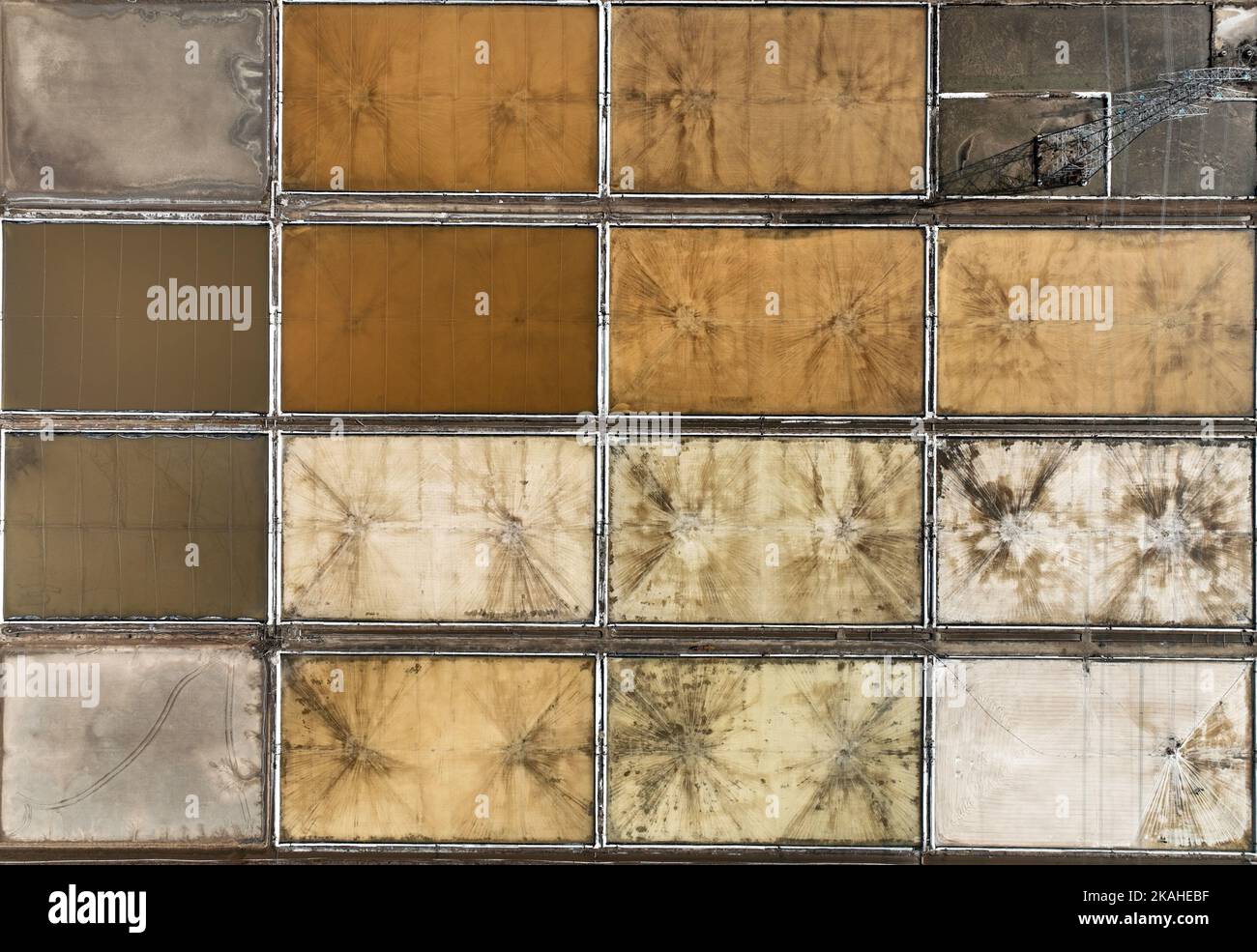 LIANYUNGANG, CHINA - NOVEMBER 3, 2022 - Aerial photo shows workers ...